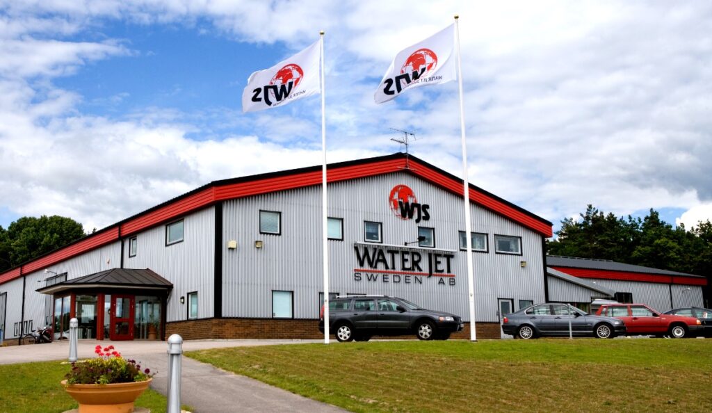 Mission Completed! A full-size 3D waterjet to Radius Aerospace. - Water ...