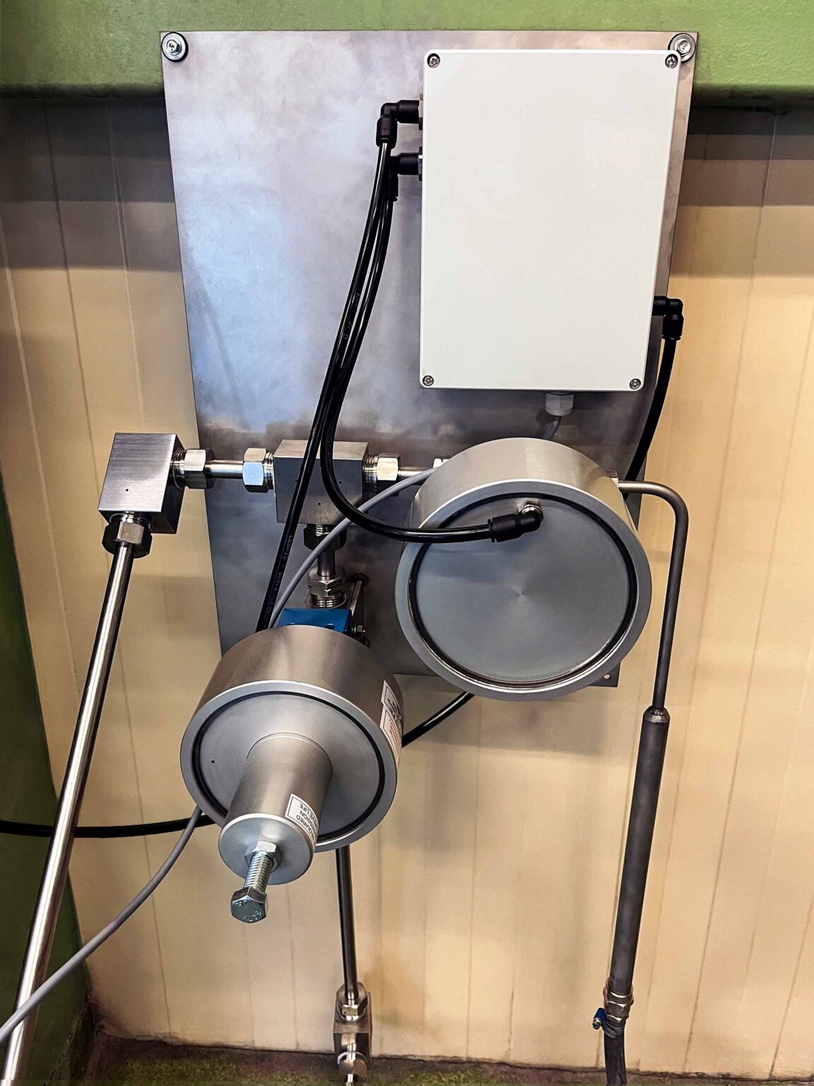 New precision waterjet for medical implant production - Water Jet Sweden